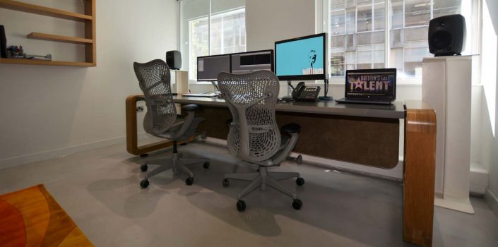 AKA Design - edit desks, graphics desks including on-line and off-line ...