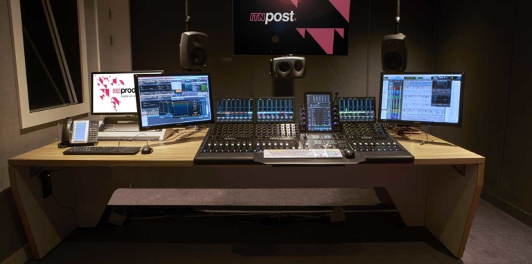 AKA Design - edit desks, graphics desks including on-line and off-line ...